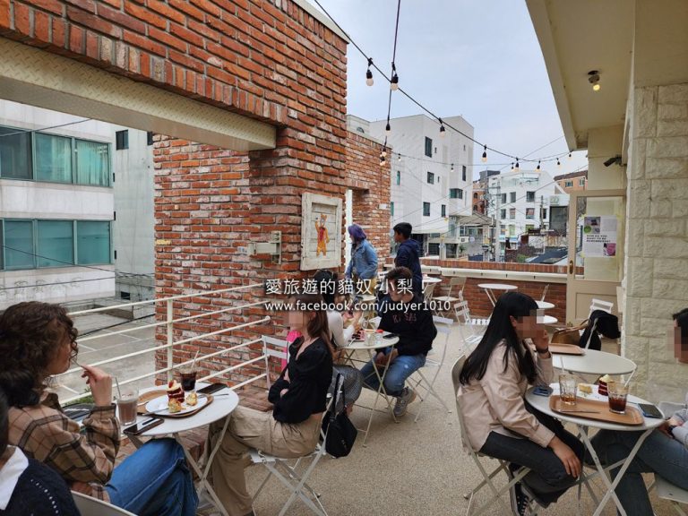 首爾延南洞咖啡廳 \ Cafe Layered弘大延南店，伯爵茶蛋糕、司康好吃到爆炸！在安國、汝矣島THE現代首爾百貨及濟州島也吃得到～ - 愛旅遊的貓奴‧小梨