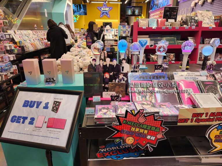 明洞K-POP專賣店 \ K-MECCA 首爾Kpop明星商品店 kpop周邊店 - 愛旅遊的貓奴‧小梨